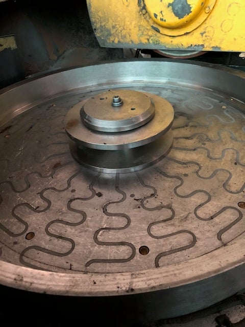 Arter #B40, hydraulic, 40" mag chuck, vari-speed, tilt table, 20" wheel ...