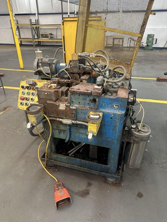 1.5" MTD #M71-H3, 3 hit tube end former, 20 HP, automatic lube system ...