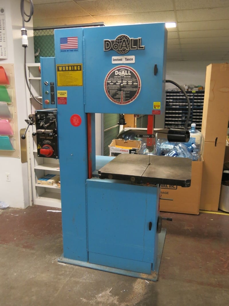 20" x 13" DoAll #2013-V, vertical band saw with blade welder, 26" x 26 ...