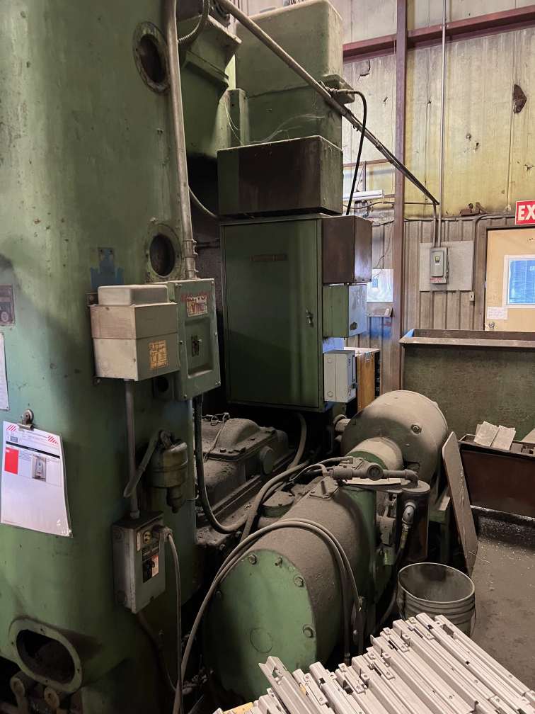 52" King, vertical turret lathe, 58" swing, 72 RPM, 25 HP, 1953 For ...