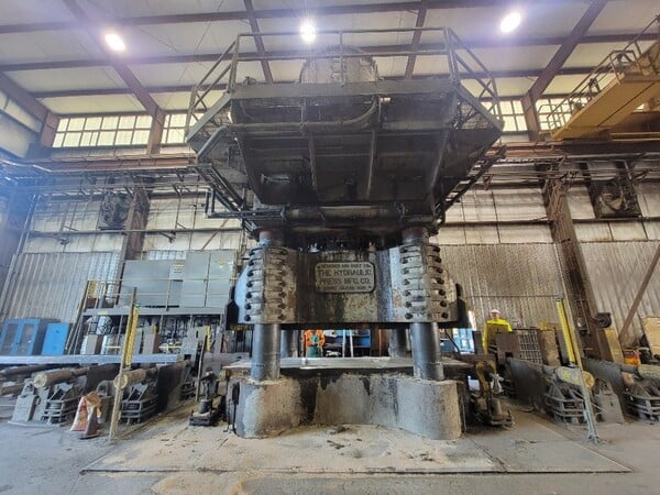 5000 Ton, Verson Press, 96" daylight, 24" Shut Height, 72" stroke of ...
