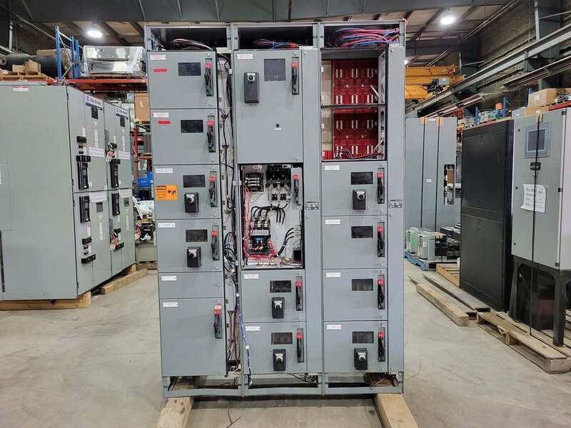 Allen-Bradley Centerline, 2100, low voltage MCC section 600 Volts, 1600 ...
