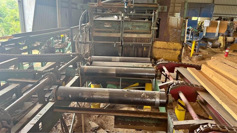 8" Corley #8x48 Gang Edger, 150 HP motor, Pneumatic Kicker and transfer ...