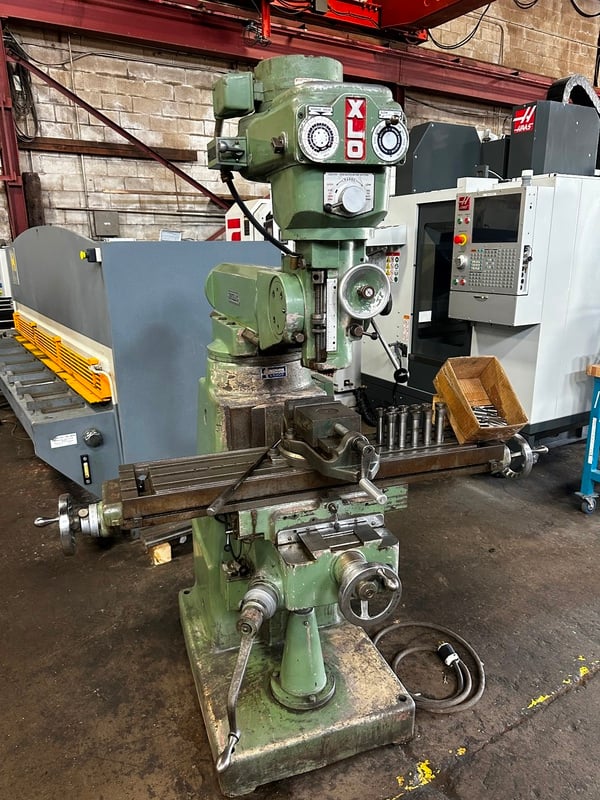 Ex-Cell-O #602, vertical milling machine, 9" x42" table, table vise ...