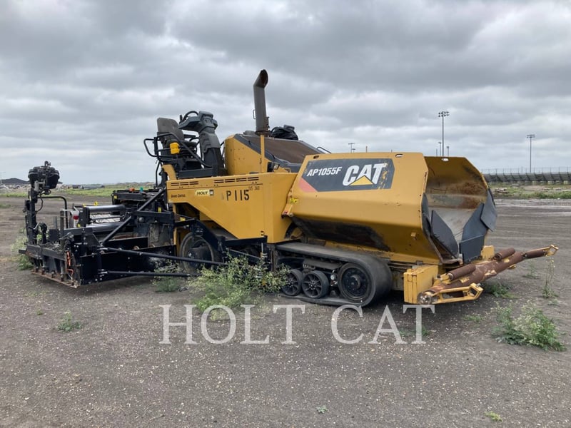 Caterpillar AP1055F, Asphalt Paver, 4024 hours, S/N: TJ500360, 2016 for ...