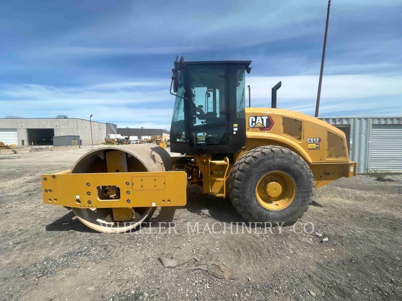 Caterpillar CS12, Vibratory Single Drum Smooth, 619 hours, S/N ...