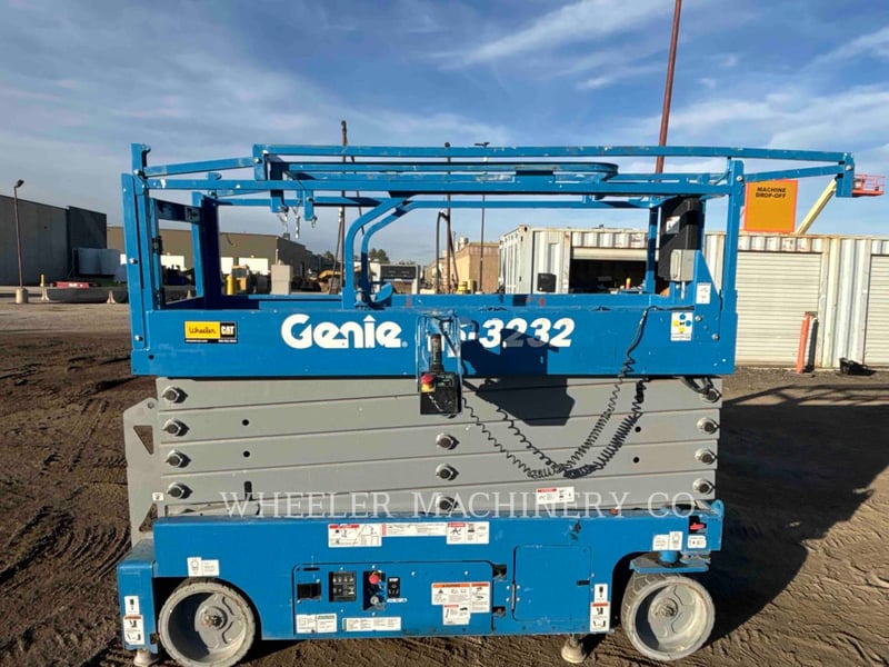 Genie Industries GS3232, Lift Scissor, 122 hours, S/N: GS32P-170588 ...