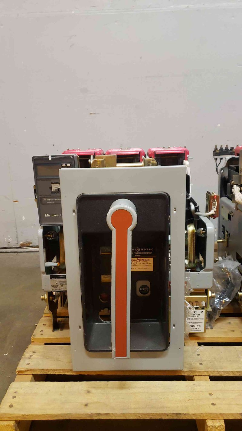 2000 Amps, General Electric #AKRT10D50H, low voltage power circuit brea ...