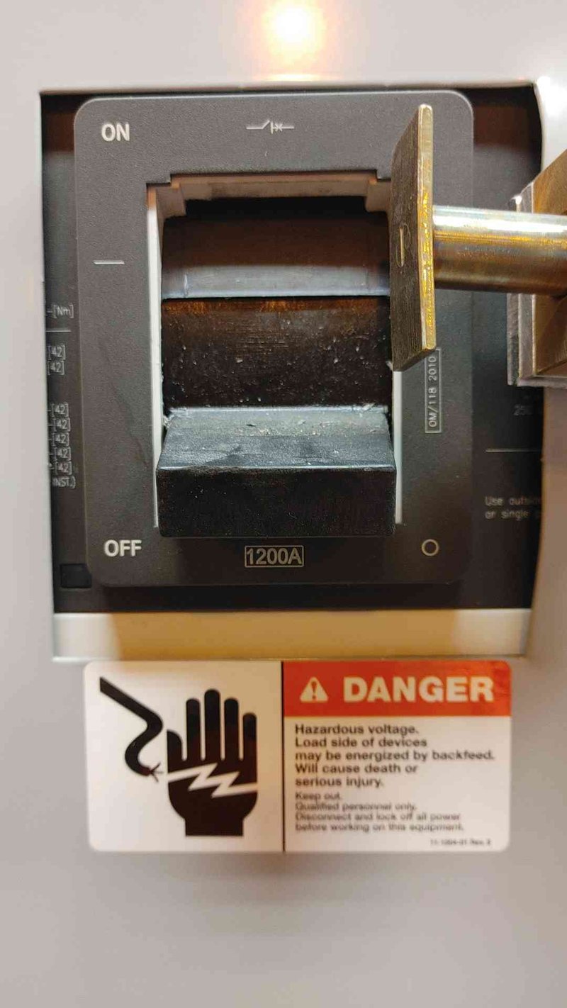 1200 Amp. Siemens, UPS Paralleling Switchboard, 480V 1200A SB3 REV.A ...