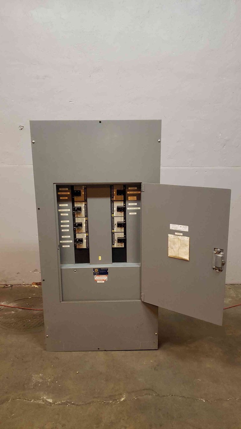250 Amp. Square D, HCM23642N, I-Line Panelboard, (8) breakers, 250/600 ...
