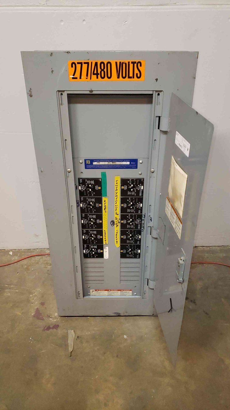 250 Amp. Square D, NC44S, NF Panelboard, (10) breakers, 4 Wire, 3 phase ...