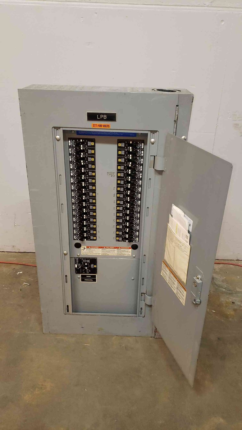 100 Amp. Square D, NC38SHR, NF Panelboard, (31) breakers, 4 Wire, 3 ...