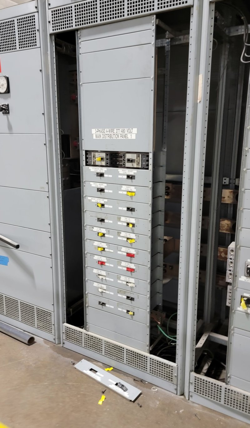 2000 Amps, Siemens, 277/480Y Volts service-rated distribution panel w ...