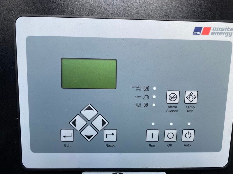 1000 KW MTU #DS1000, diesel generator set, 120/208 Volts, 500 hours ...