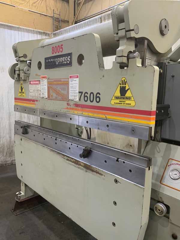 60 Ton, Accurpress #7608, hydraulic press brake, 8' overall, 78" between housing, 8" stroke, 10 ...