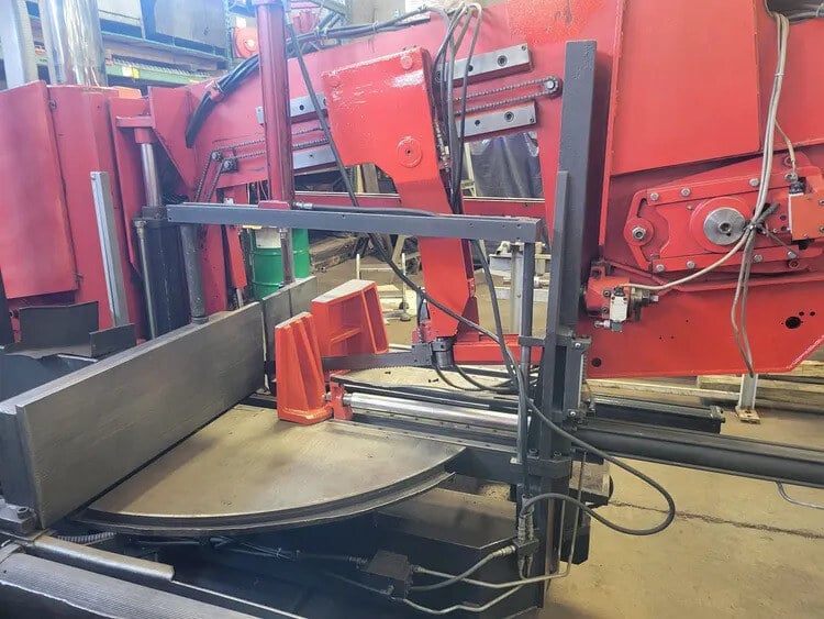 23" x 32" Amada #HK-800, semi-auto horizontal bandsaw, power tilt ...