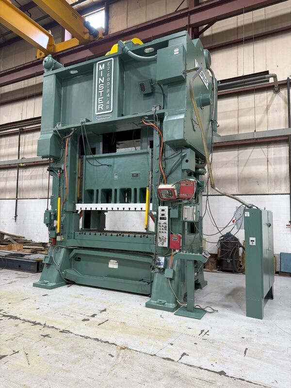 600 Ton, Minster Hevistamper #E2-600-84-48, high speed press, 12" stroke, 32" Shut Height, 60 ...