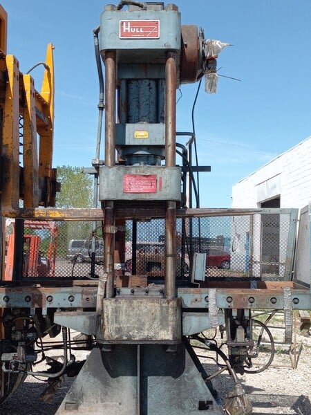 150 Ton, Hull #359G, shuttle press w/top transfer, 24" daylight, 30 ...