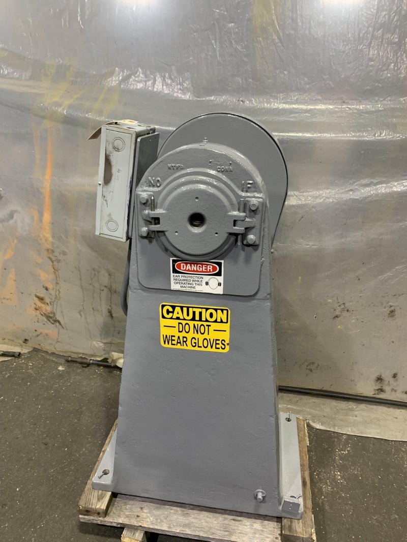 No. 1F Fenn, 2 die rotary swager, 1.5 HP, 5/32" solids, 7/16" tubing, 3 ...