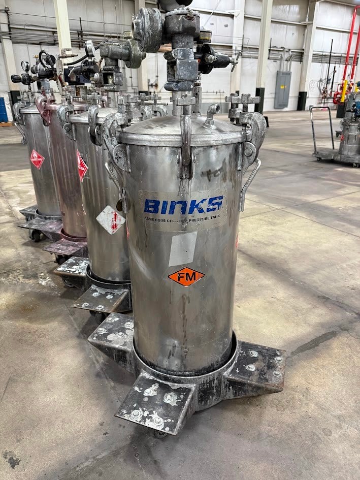 10 Gallon Pressurized Paint Pots, Binks, with agitators for Sale ...