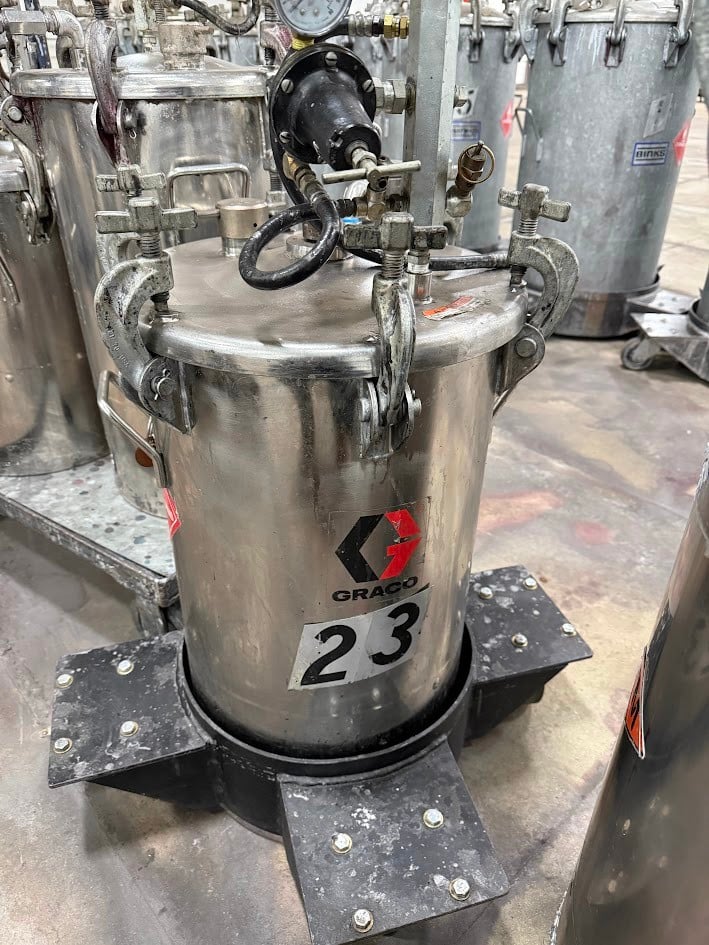 5 Gallon Pressurized Paint Pots, Graco, with agitators For Sale ...