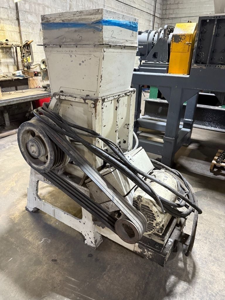 4" x 18" Daito, closed rotor granulator, 20 HP motor, belt driven, hog ...