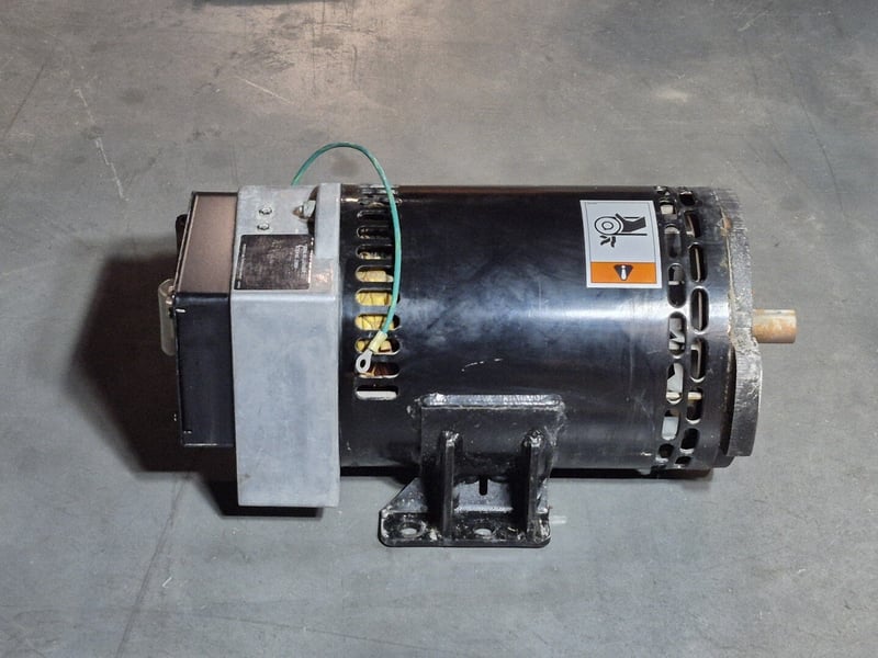 7 KW JLG generator, 10 HP, like new For Sale | Surplus Record