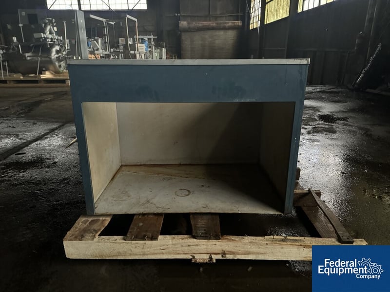 Macbeth #SPL-75B, light box, 1560 watts, 120 V. For Sale | Surplus Record