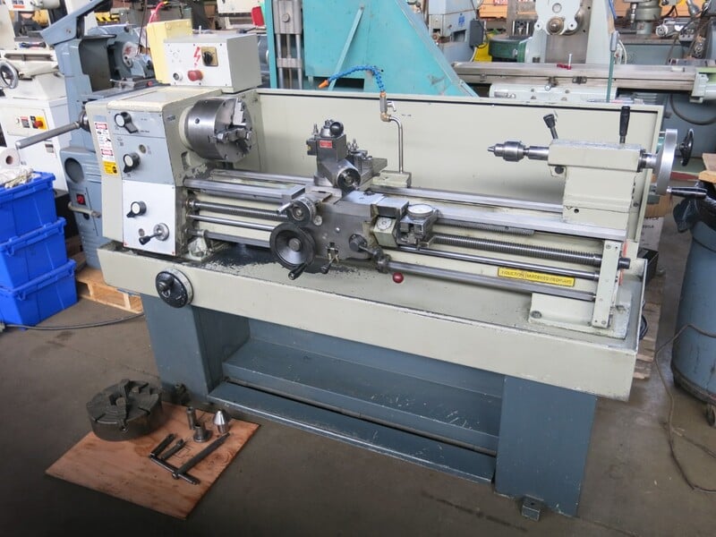 13" x 40" Clausing, Variable Speed Lathe, 3-Jaw chuck, 4-Jaw chuck ...