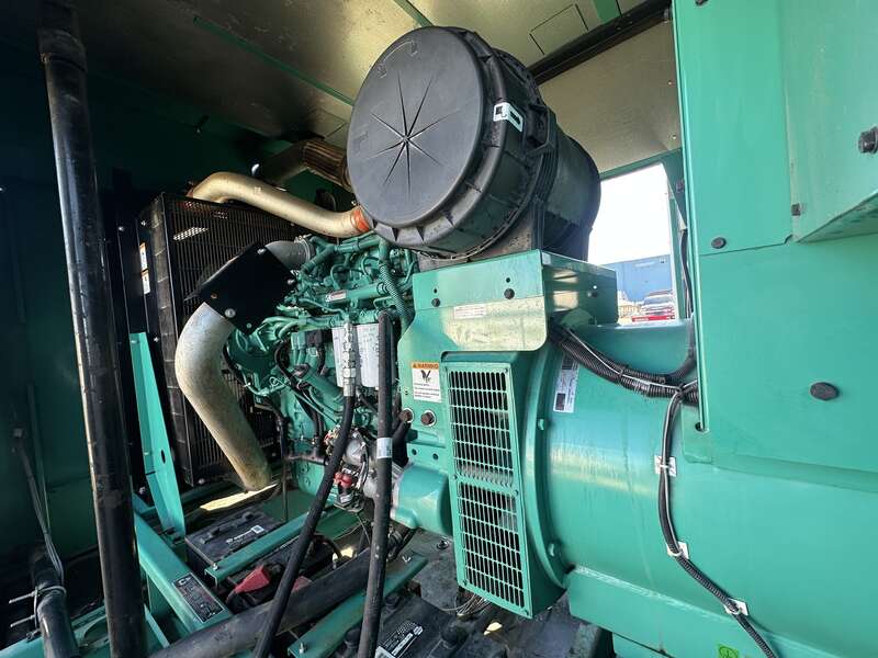 250 KW Cummins #DQDAA, diesel generator set, 120/240 Volts, 193 hours ...