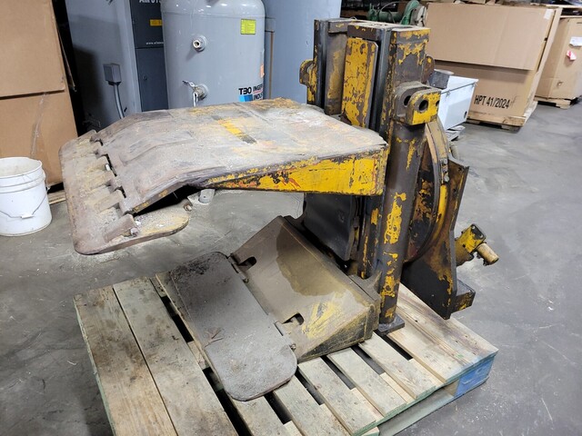 Hyster Cascade #PR45-F2L, Clamp Squeeze Grab 674702 Forklift Attachment ...