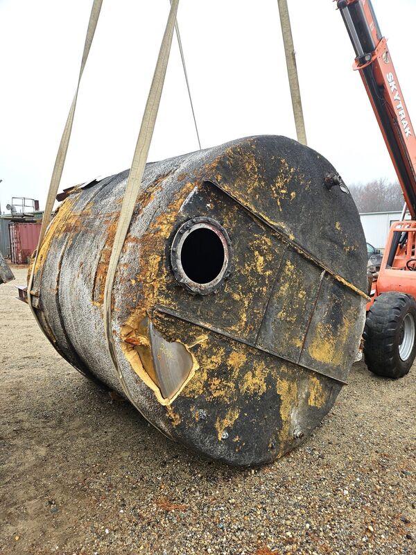4000 gallon Perry Products, Stainless Steel insulated storage tank, 8 ...