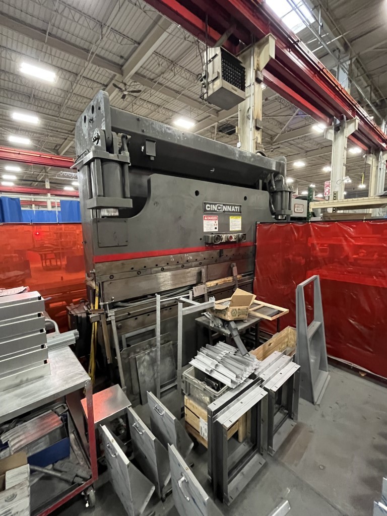 175 Ton, Cincinnati #175CB, press brakes, 10' overall, w/ back press ...
