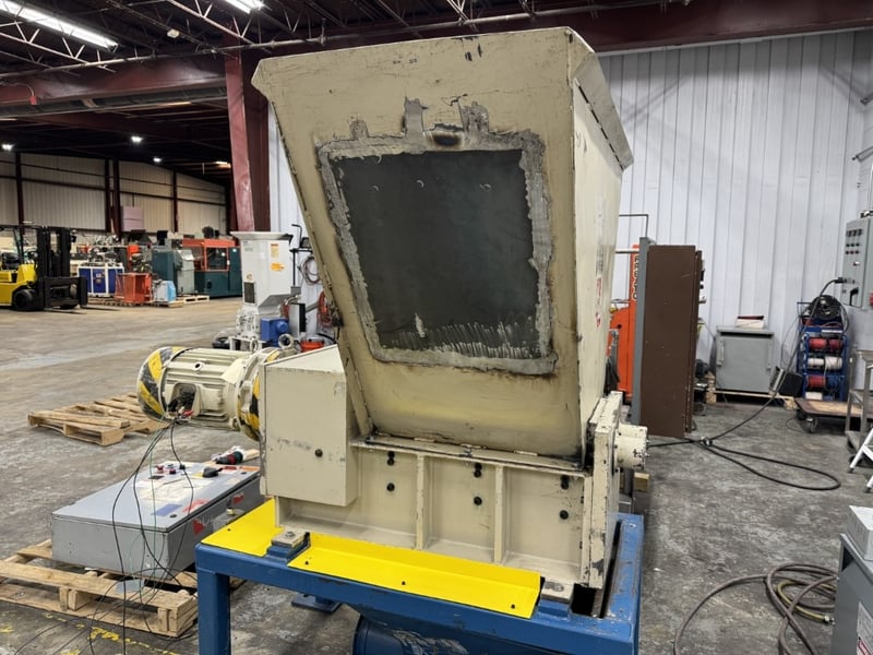 Shred-Tech #ST20, Dual Shaft Shredder, 12" x 26" chamber, 20 HP, 40 x 5 ...