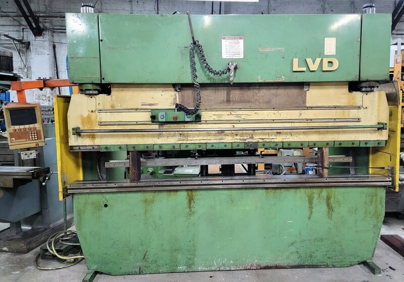 110 Ton, LVD #110BH10, hydraulic press brake, Dynabend 3 CNC Control, 2 ...