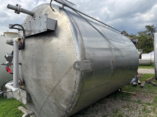 6000 gallon Stainless Steel tank, 112" dia. x 156" straight side, flat top, dished bottom For ...