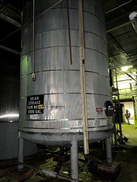 6000 gallon Stainless Steel tank, 112" dia. x 156" straight side, flat top, dished bottom For ...