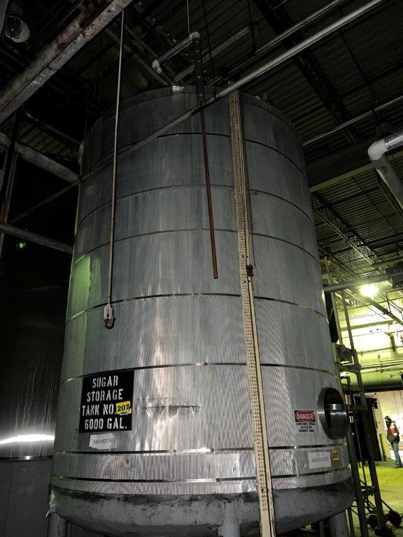 6000 gallon Stainless Steel tank, 112" dia. x 156" straight side, flat top, dished bottom For ...