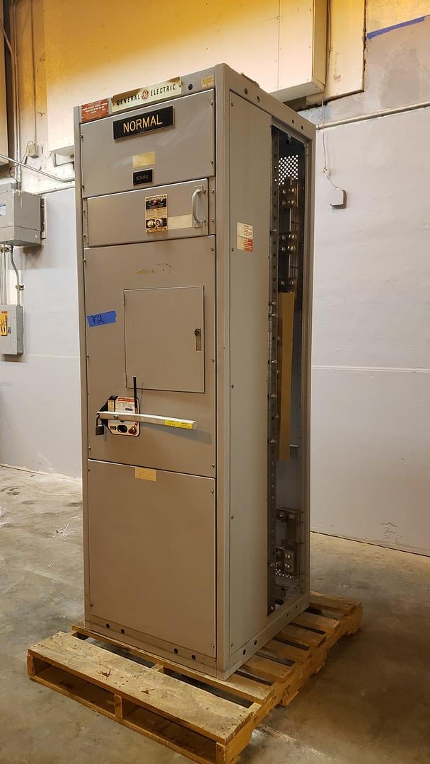 800 Amps, General Electric, AV-Line Switchboard w/Pringle Disconnect ...
