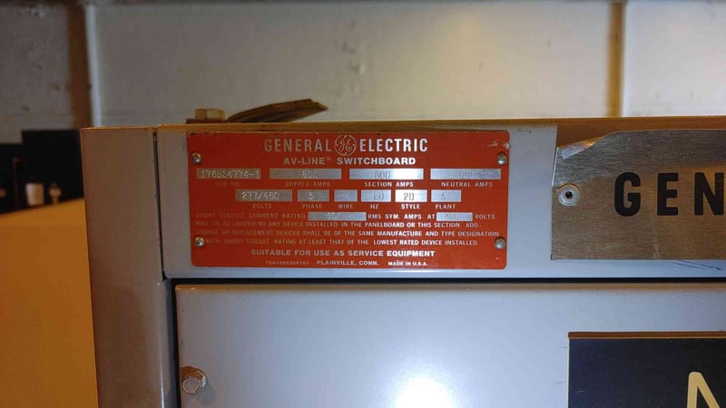 800 Amps, General Electric, AV-Line Switchboard w/Pringle Disconnect ...