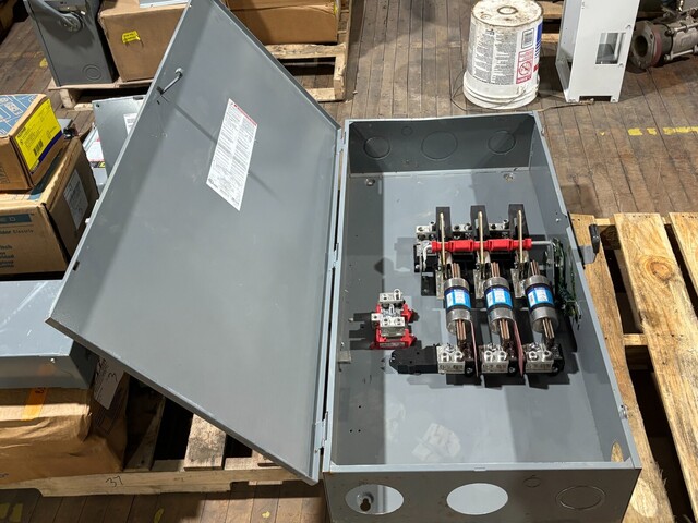600 Amp. square D, D326N, Fusible Safety Disconnect Switch, 240V 3P ...