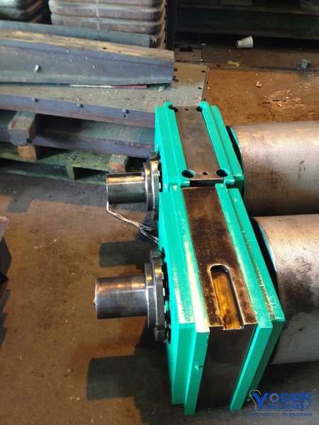 Memco, embossing roll, 18" dia., 30" face, bearing chocks, bearings ...