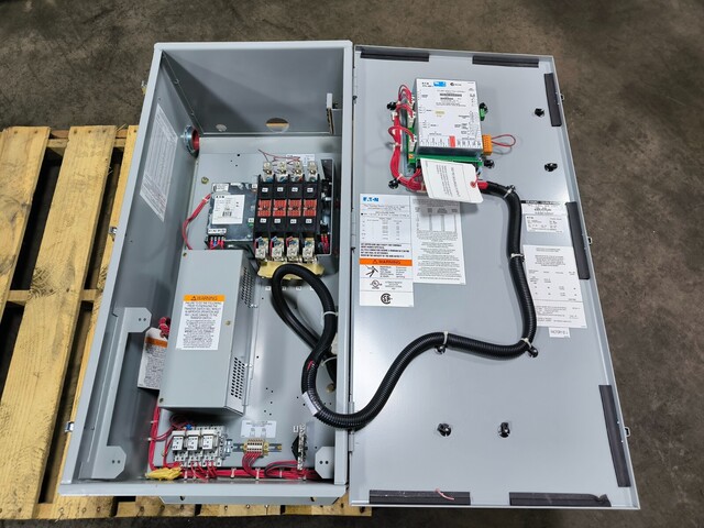 200 Amp. Eaton #ATC3C2X40200XSU, Transfer Switch, 120/480 VAC, 3PH 4P 3 ...