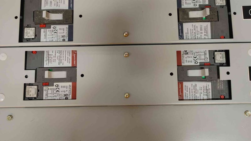 400 Amp. General Electric, Spectra-APNB, Bolt-On Panelboard, 480Y/277 ...