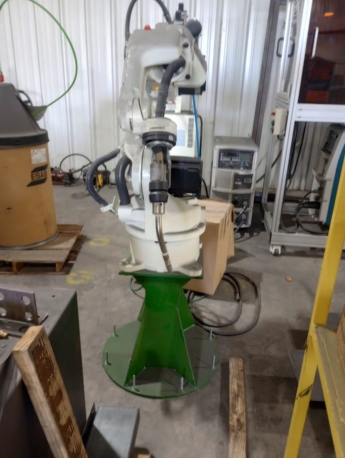 OTC Daihen, NB61-CEFU, Robot Arm, 3 phase, 220 V., 13lb payload, W/FD19 ...