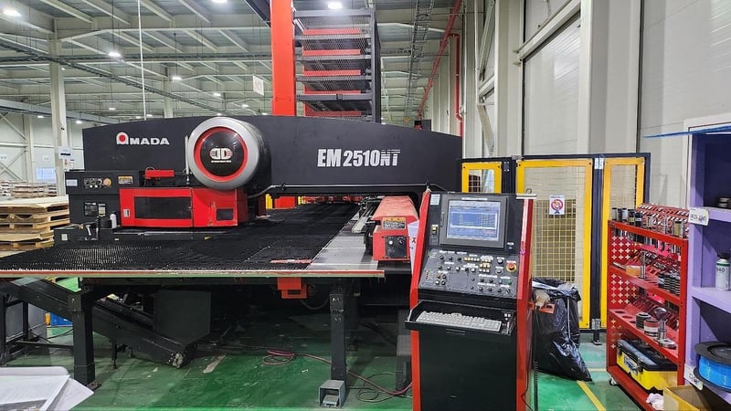 22 Ton, Amada #EM-2510NT, CNC turret punch, 50" x 196" sheet, 45 ...