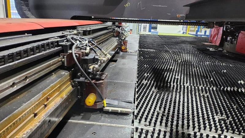 22 Ton, Amada #EM-2510NT, CNC turret punch, 50" x 196" sheet, 45 ...