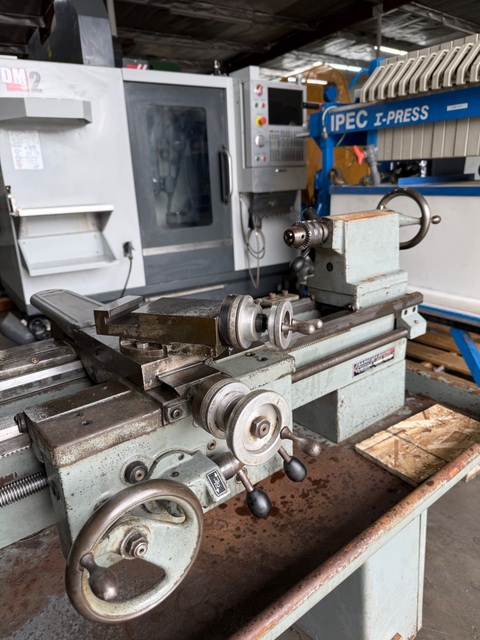 12.5" X 36" Clausing #5914, Engine Lathe, 8" swing over cross slide ...