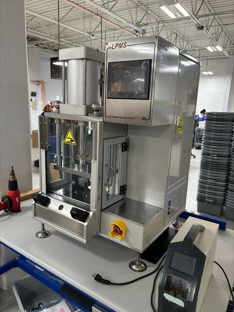 LPMS #Beta-300, low pres. Horiz injection molding machine, melt tank, 2 ...