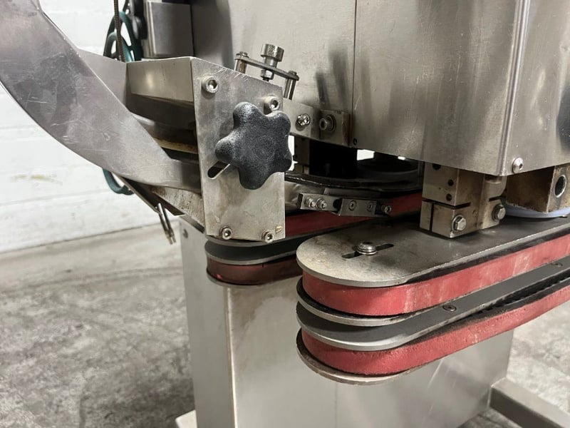 CVC #UCAP150-S016, Inline Capper, 8 Quil, w/Powered Side Belts ...